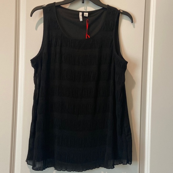 Elle | Tops | Nwt Elle Top | Poshmark